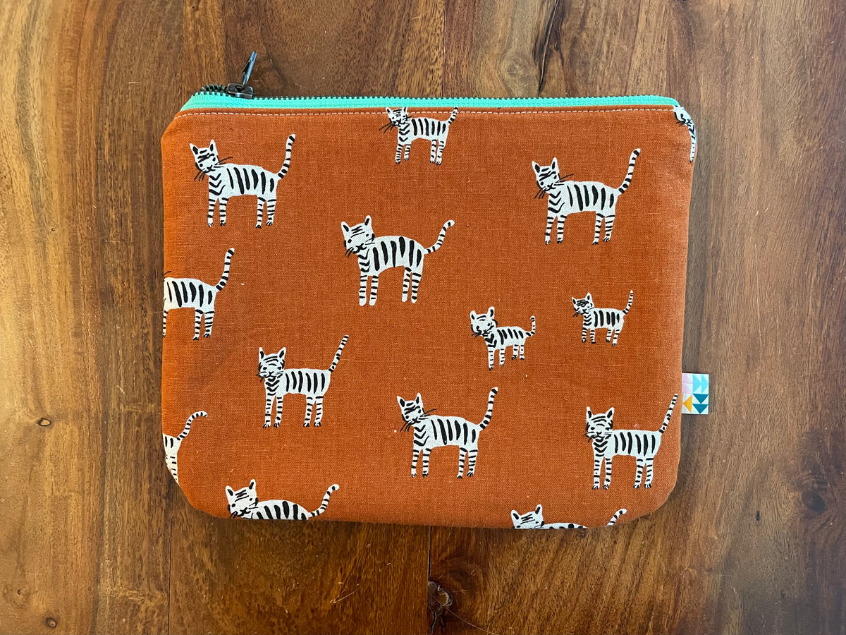 Large Rounded Corner Zipper Pouch Tigers – Gracie Stitches
